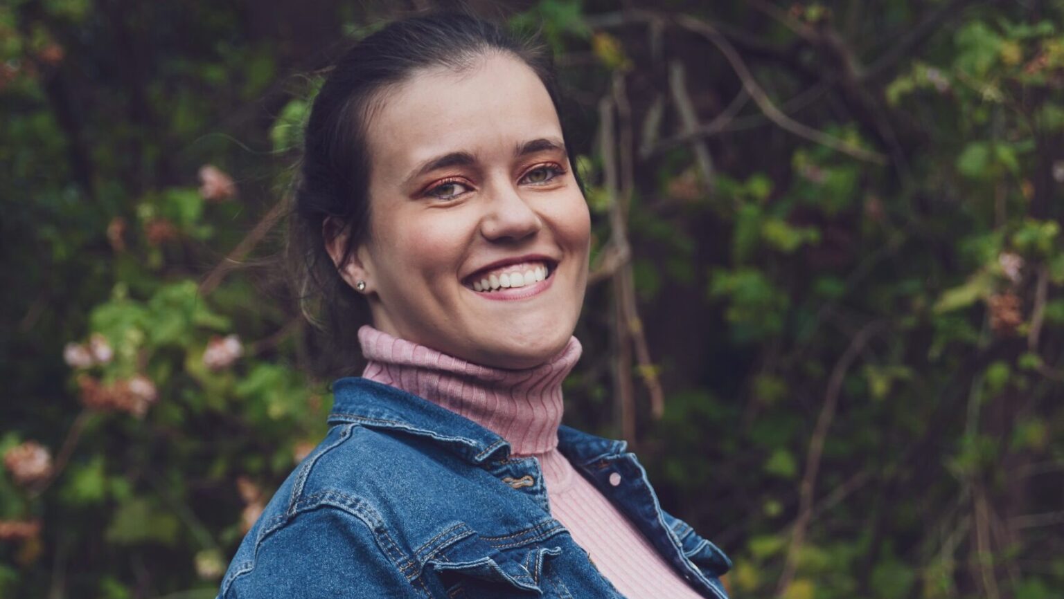 Welcome to the World of Beauty and Elegance with Adelé Roux! 🌸 - Mooiste Meisie Agents Site